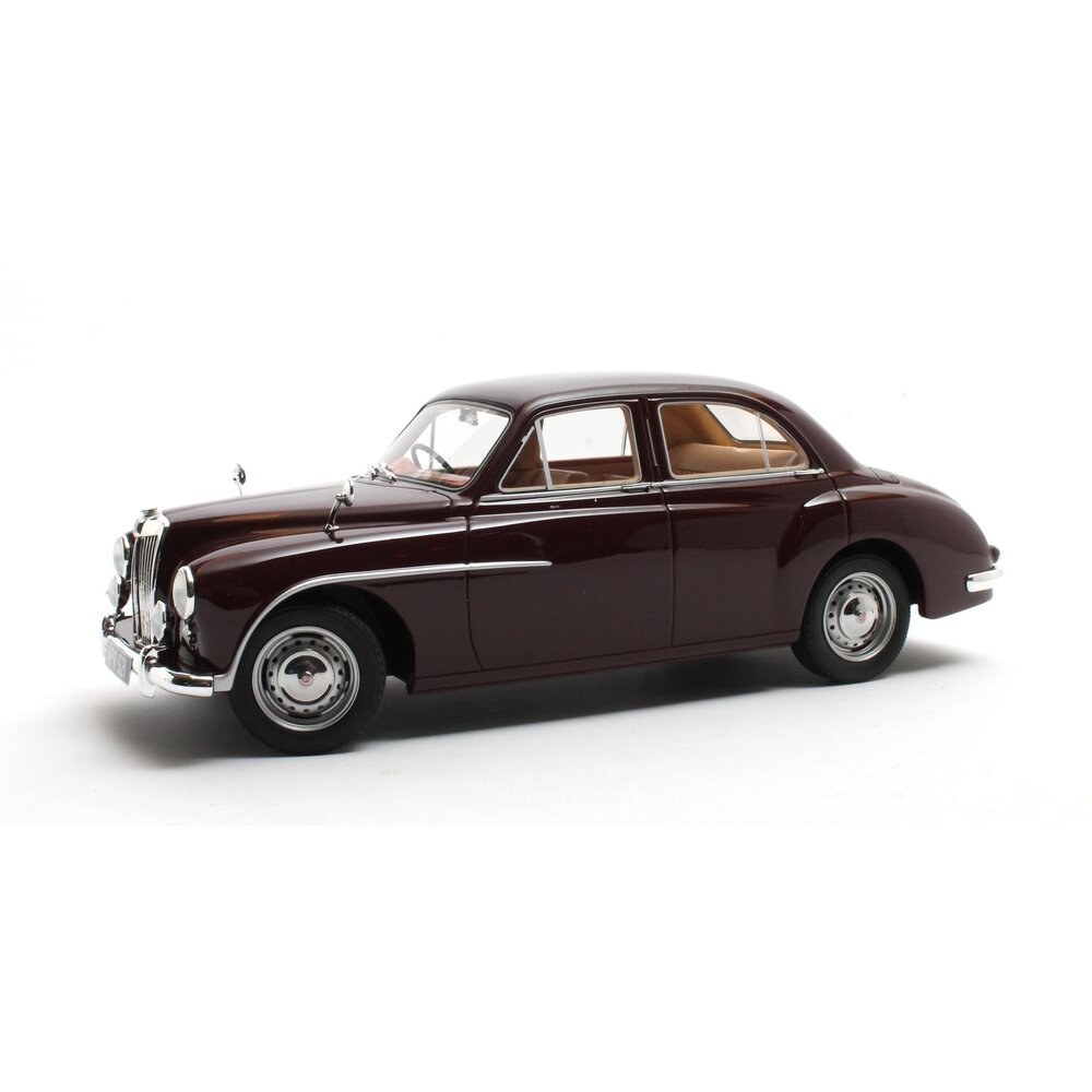 Saab 900 Turbo 4-Door 1981 - 1:18 - Cult Scale Models - HMKT