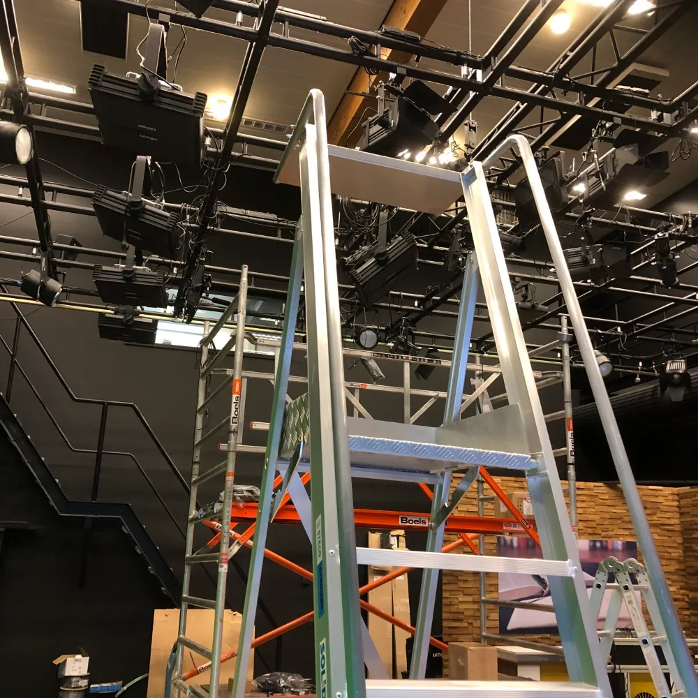 Solide plooibaar mobiel platform 12 treden PMP12 - Ladder-Steiger