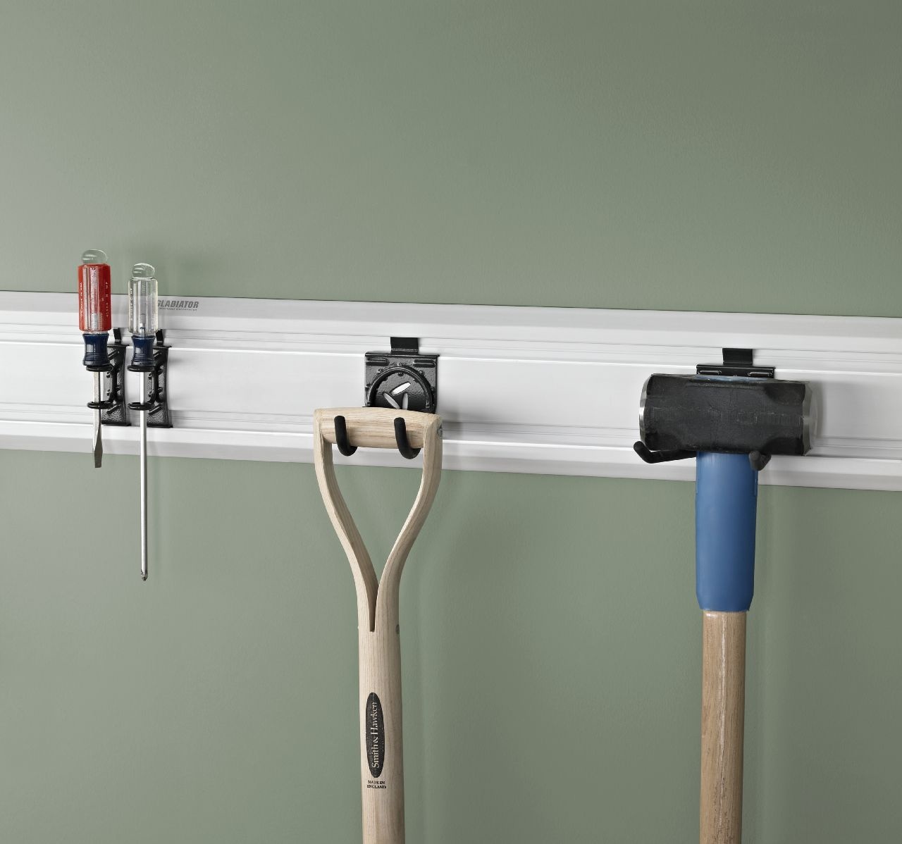 Gladiator® Cirkel Haken | schroevendraaiers ophangen | Garageworks.nl