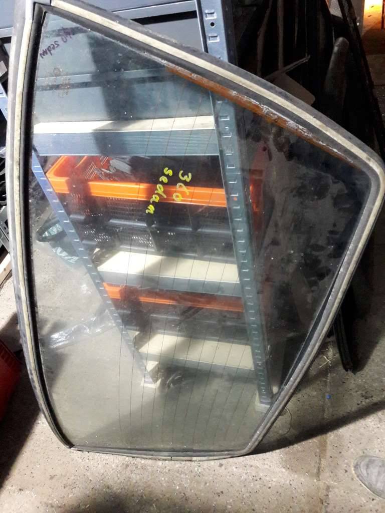 Volvo 340/360 Rear window window sedan version 370000 Volvo 340, 360 ...