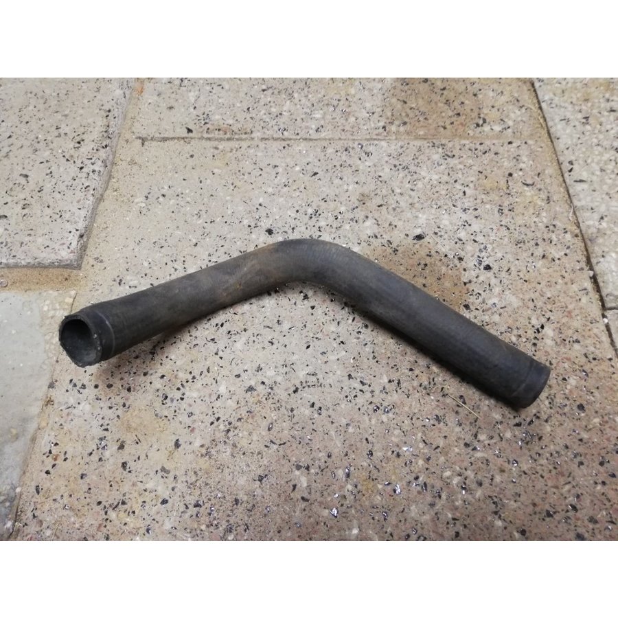 Volvo 200-serie Lower cooling water hose radiator water pump 270616 ...