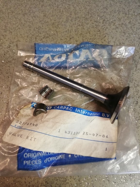 Exhaust valve cylinder head B14 engine 3277694 NEW Volvo 340 - Volvo ...