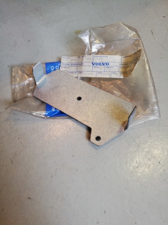 Support windscreen washer tank 1369897 NOS Volvo 740, 760, 960, S90, V ...