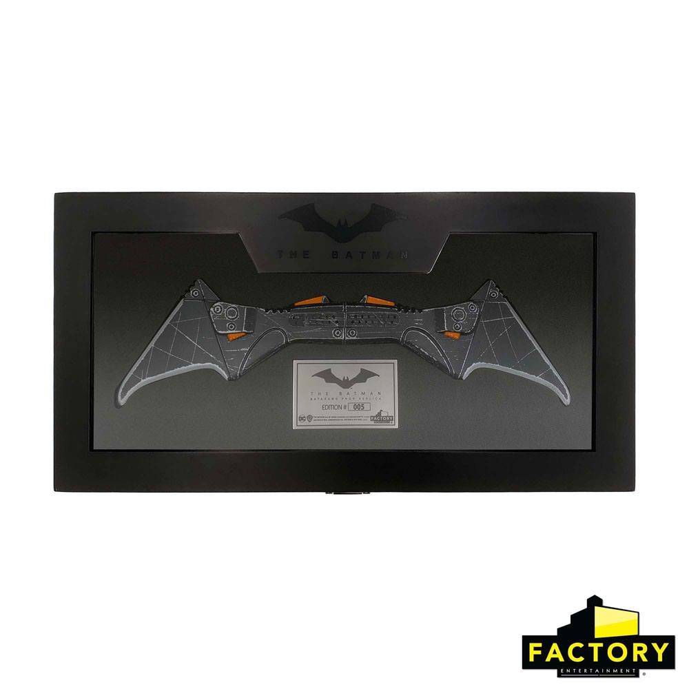 The Batman Prop Replica 1/1 Batarang Limited Edition 36 cm - The Movie ...