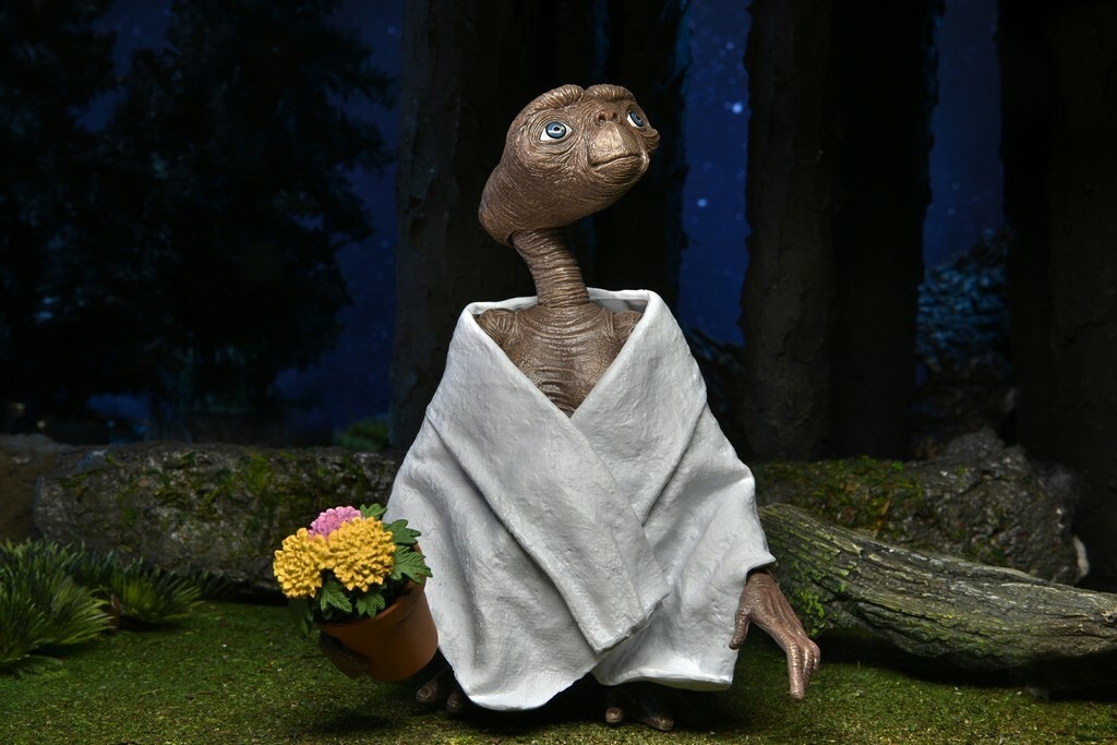 E.T. the Extra-Terrestrial: 40th Anniversary - Ultimate E.T. 7 inch ...