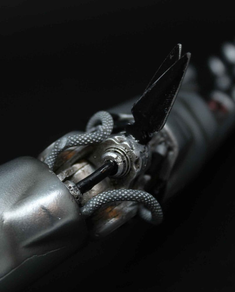 Cyberpunk: Edgerunners Replica Silverhand Arm 30 cm - The Movie Store