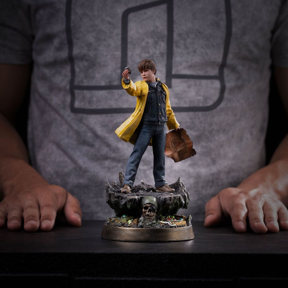 The Goonies Art Scale Statue 1/10 Mikey Walsh (40th anniversary) 21 cm ...