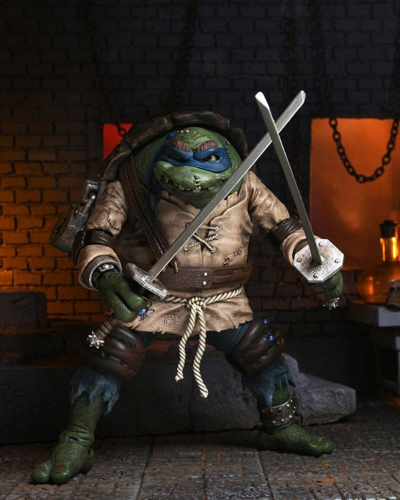 Universal Monsters x Teenage Mutant Ninja Turtles AF Ultimate Leonardo ...