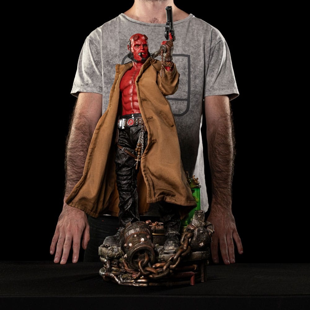 Hellboy Deluxe Art Scale Statue 1/4 Hellboy 68 cm - The Movie Store