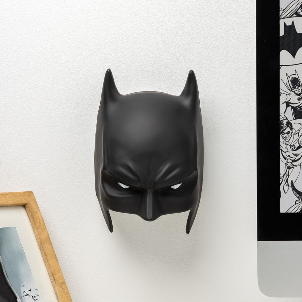 DC Comics 3D LED Light Batman Mask - The Movie Store