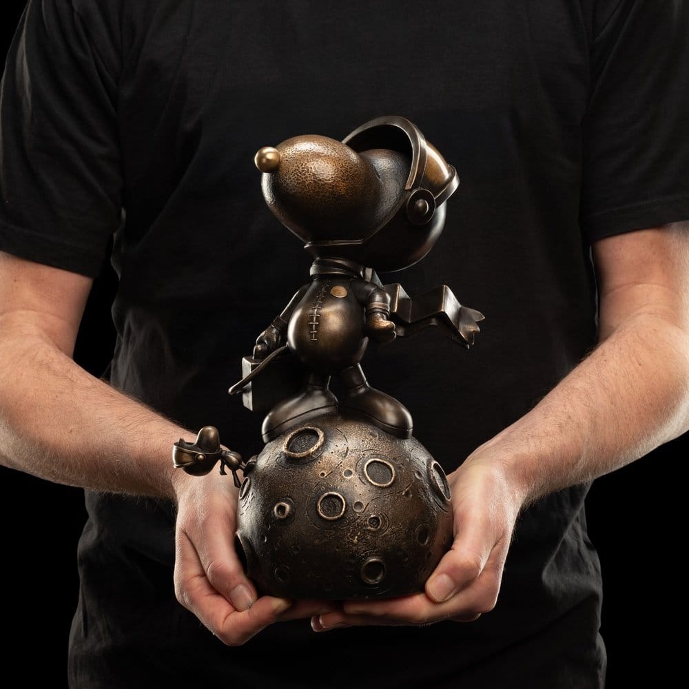 Peanuts Bronze Statue Snoopy: First Beagle on the Moon Limited Edition ...