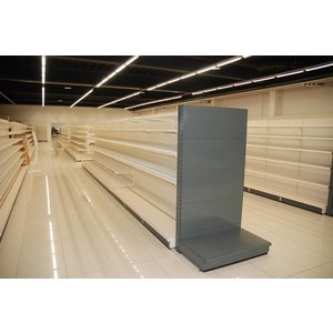 kopstelling met planken - HD Winkelinrichting