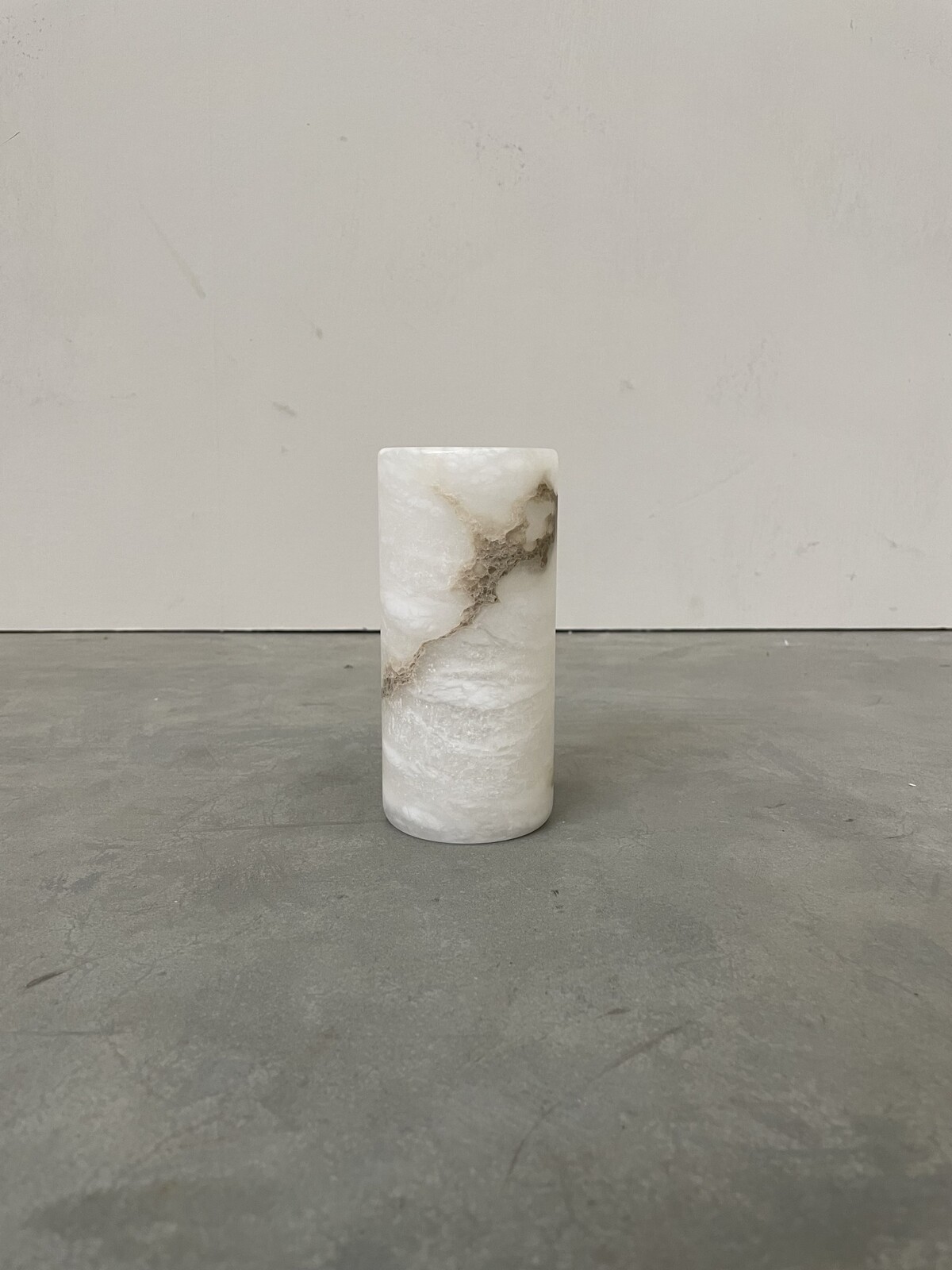 Les Soeurs Alabaster Cylinder Alabaster Tealight Holder small | Les Soeurs