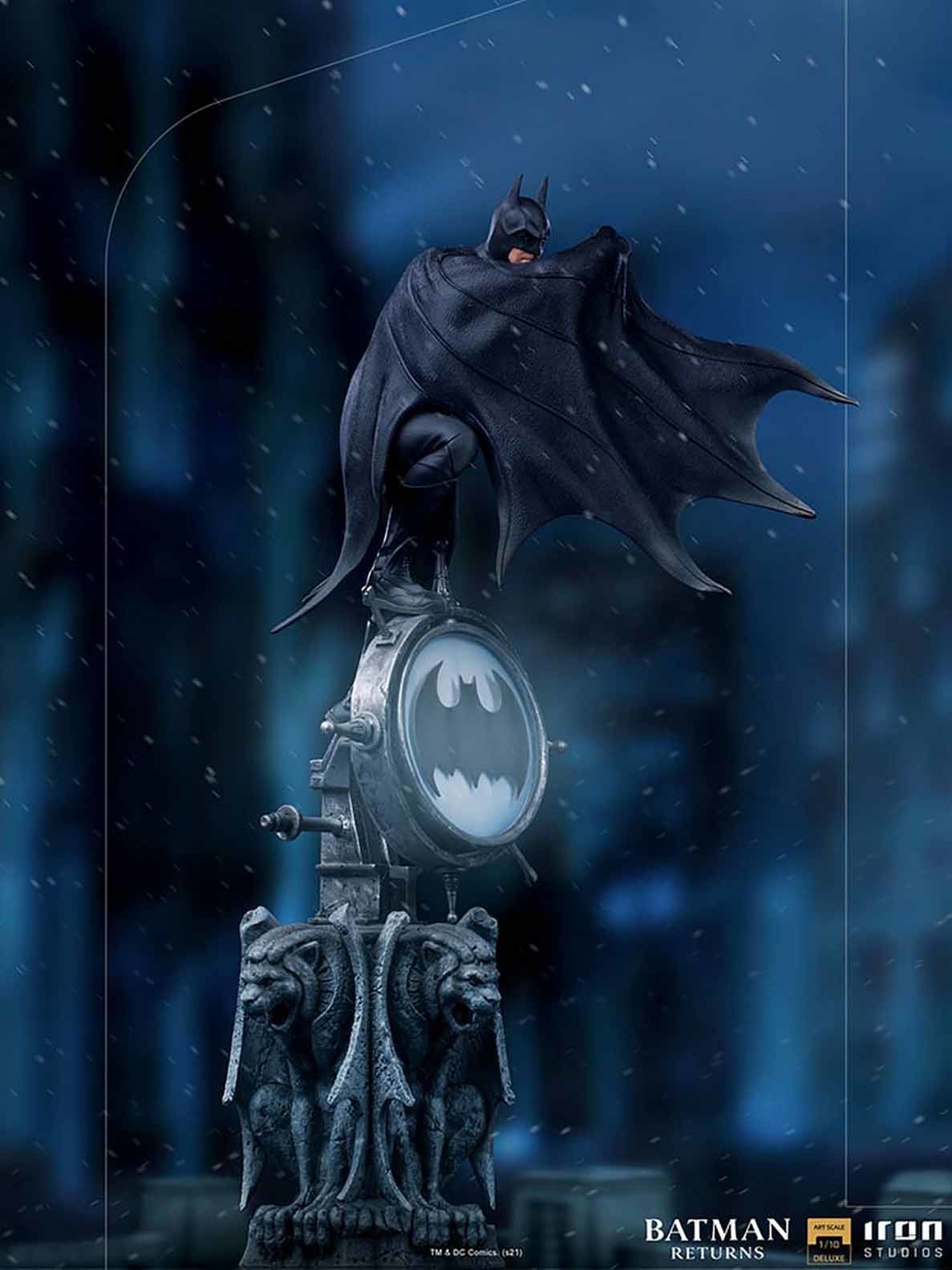 DC Comics: Batman Returns - Deluxe Batman 1:10 Scale Statue - Fans