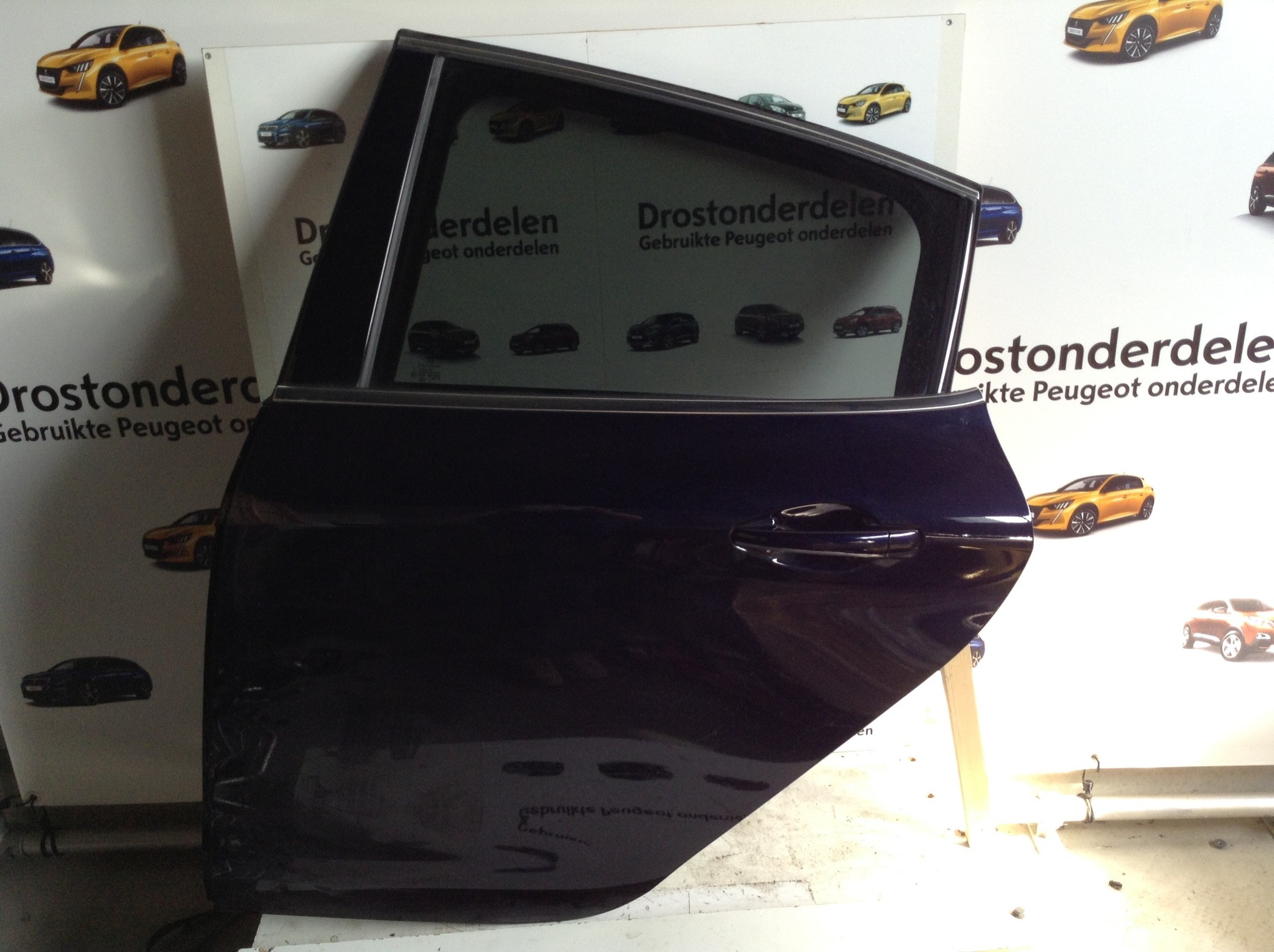 Door Left Rear Peugeot 208 Allure With Chrome Frame Color Purple/Blue ...