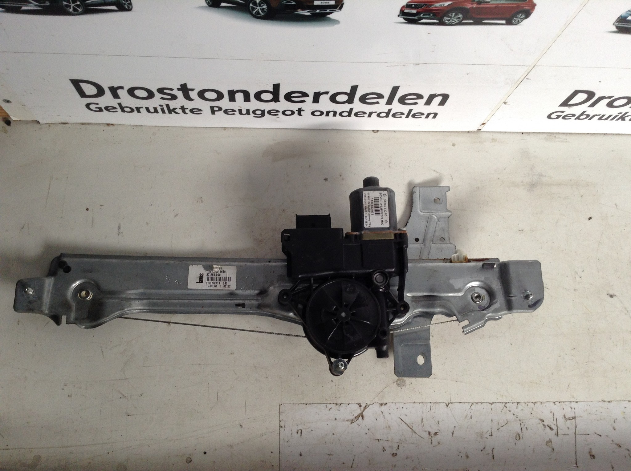 Window Mechanism Rear Left 9806088680 Peugeot 208 | Drostonderdelen
