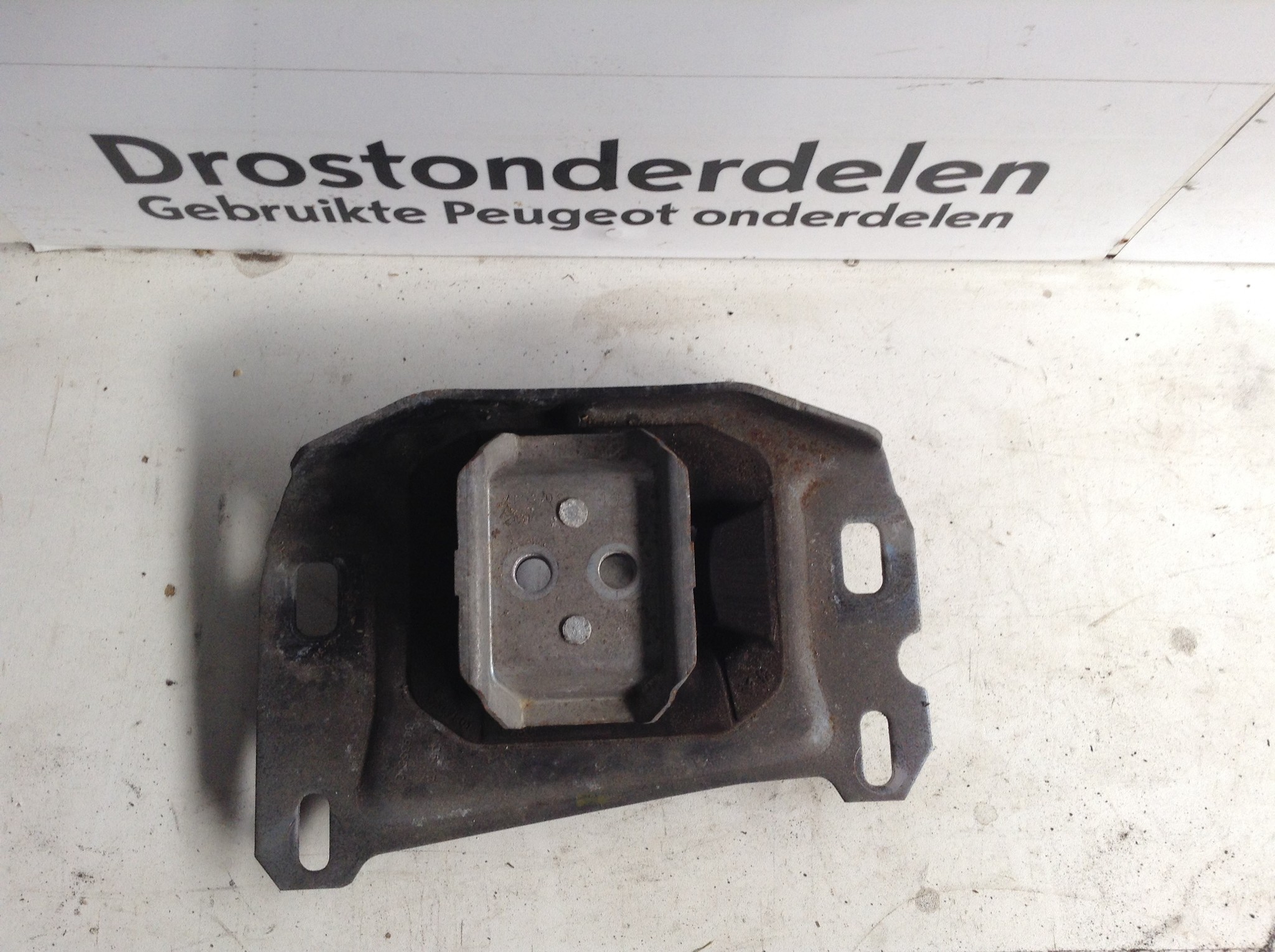 Gearbox Bracket 9812667680/9673768480/9807420980 Peugeot 308 HTP 1.2 ...