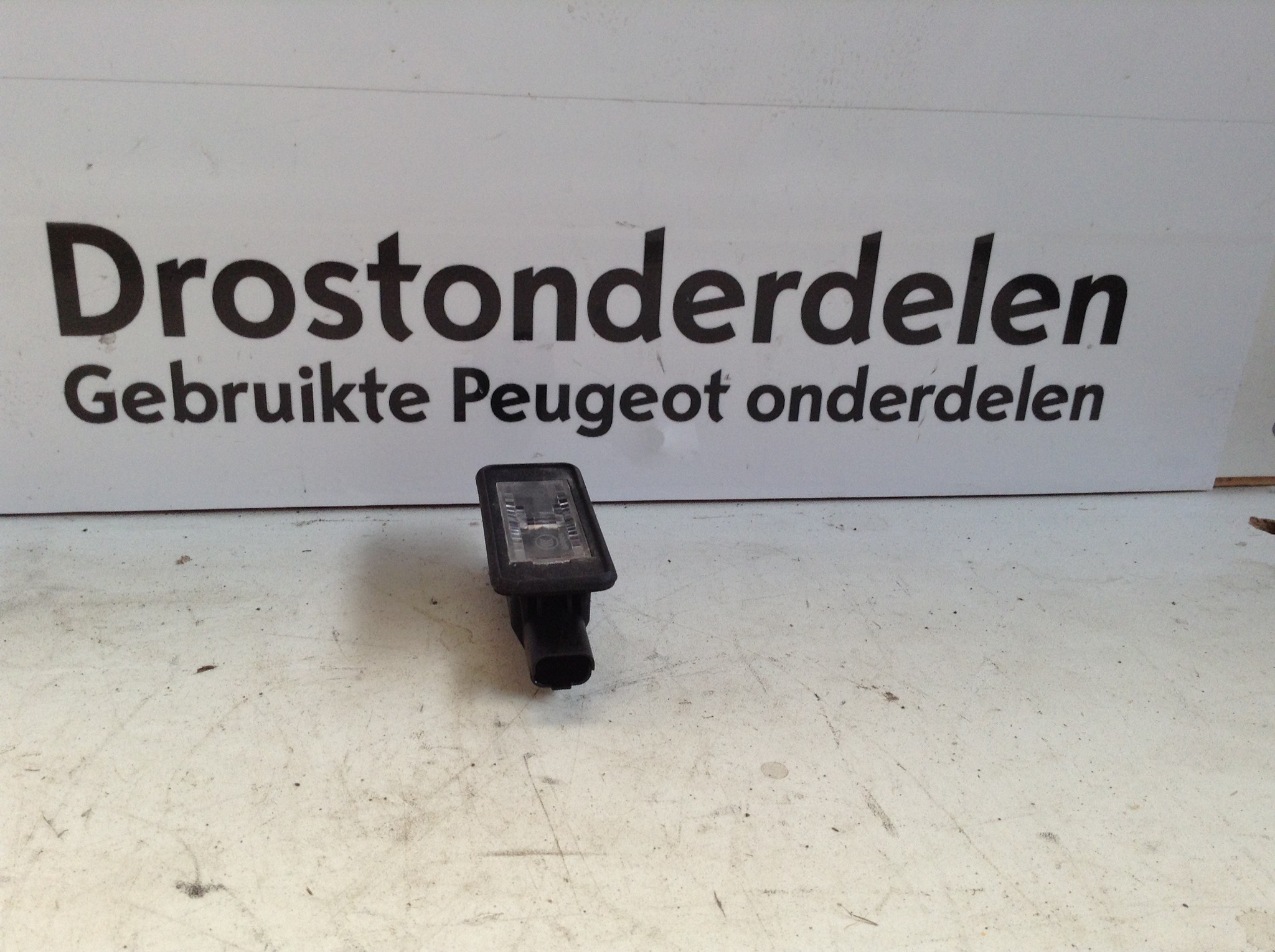 License Plate Light 9682403680 Peugeot 3008 II P84E | Drostonderdelen