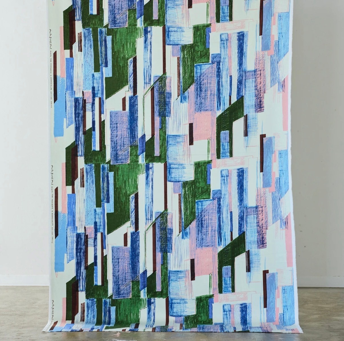 Cotton Keshiki by Kokka ‘26 - architecture green blue - De Stoffenkamer