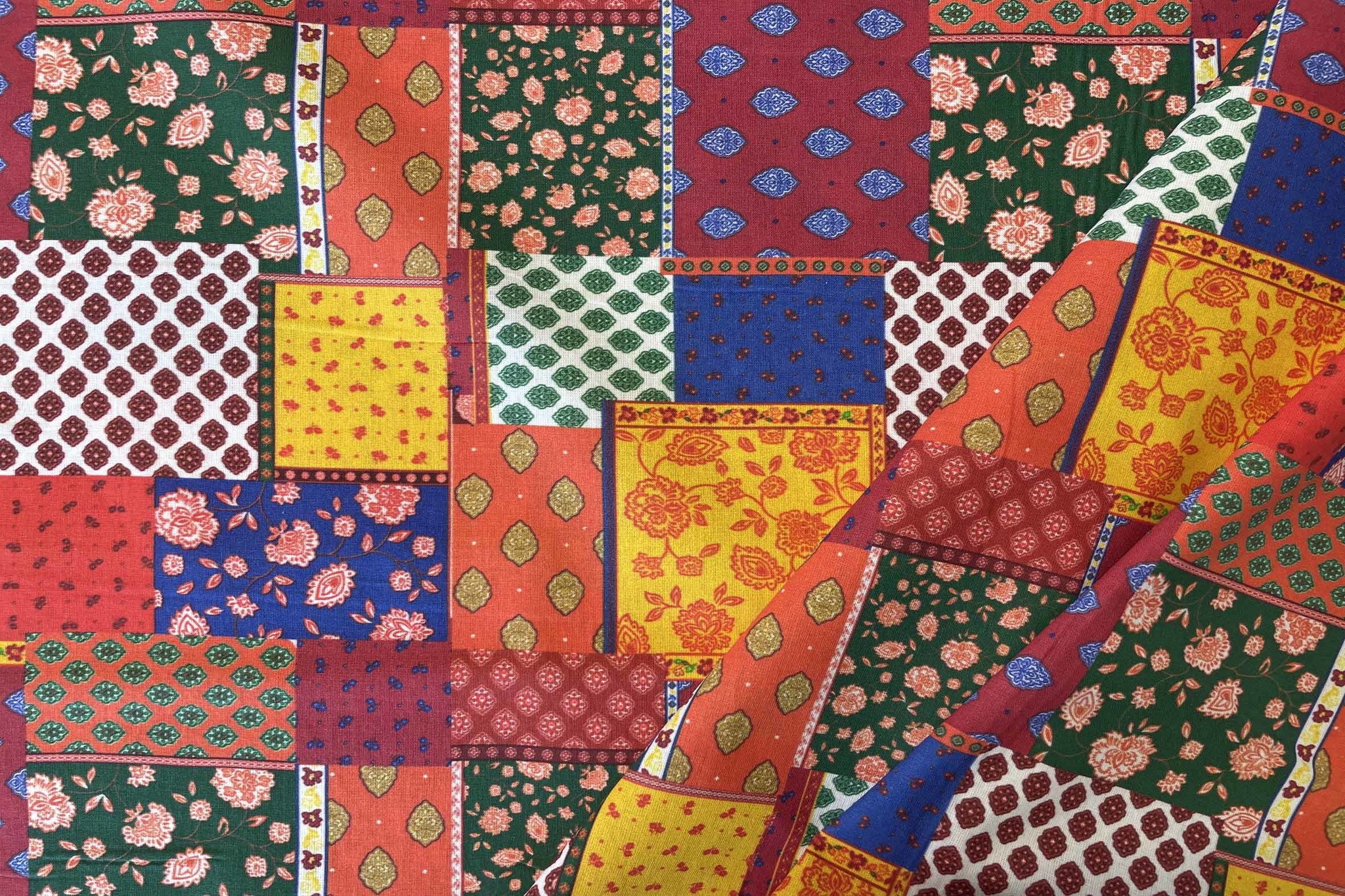 Katoen patchwork print bestellen bij Stoffen Online, de stoffenwinkel. - Stoffen Online