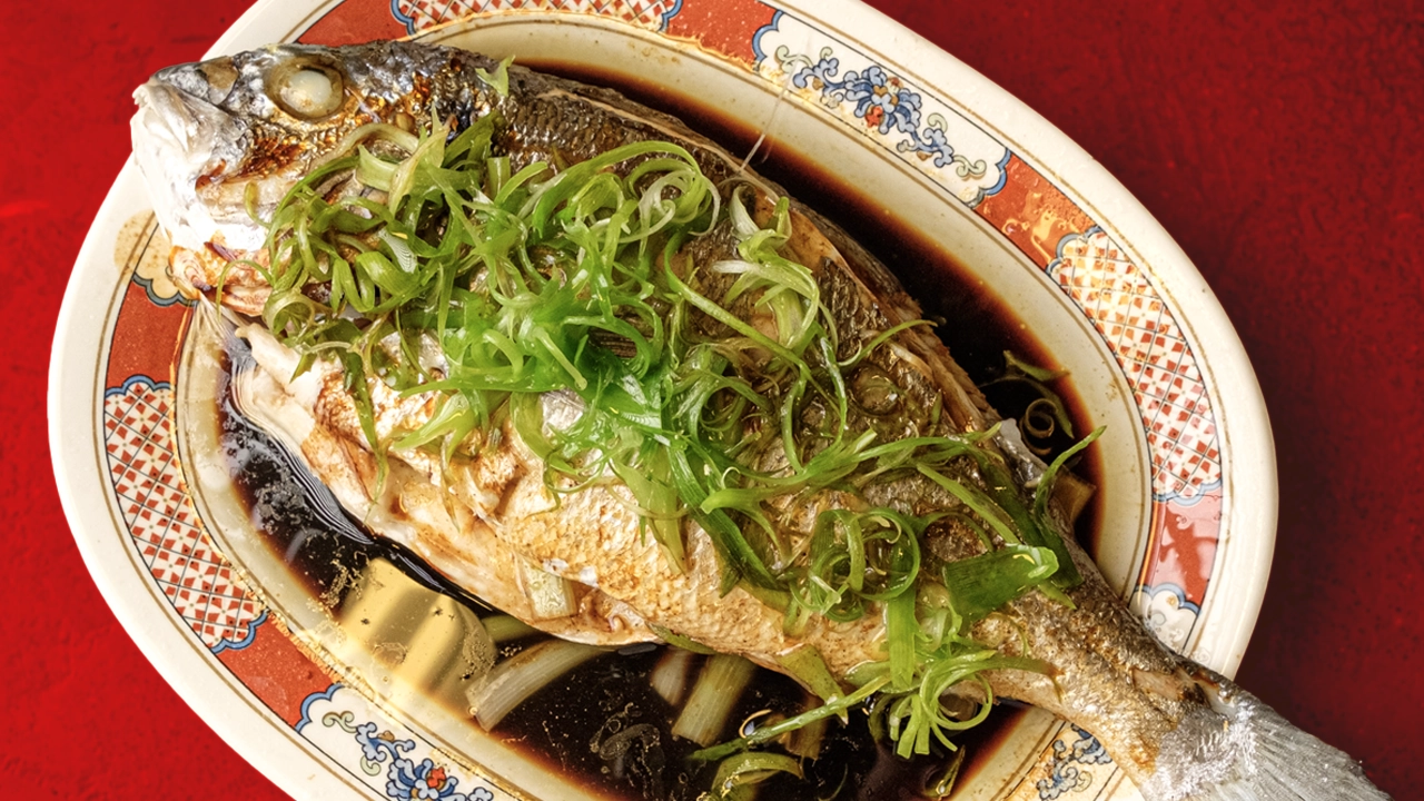 Tjin's recipe: Cantonese steamed fish - Tjin's Toko