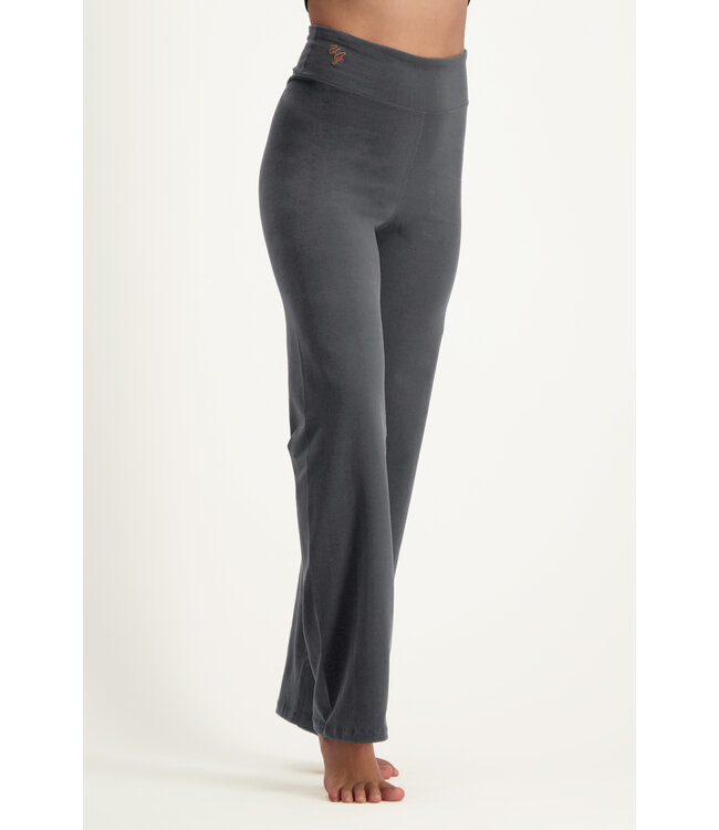 Urban Goddess Agni Loose Fit Yoga Broek - Charcoal | yogakledingonline.nl