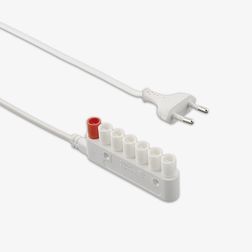 D8 Verdeler 7 voudig 230Volt met 3.5 meter kabel met euro stekker - R&M ...