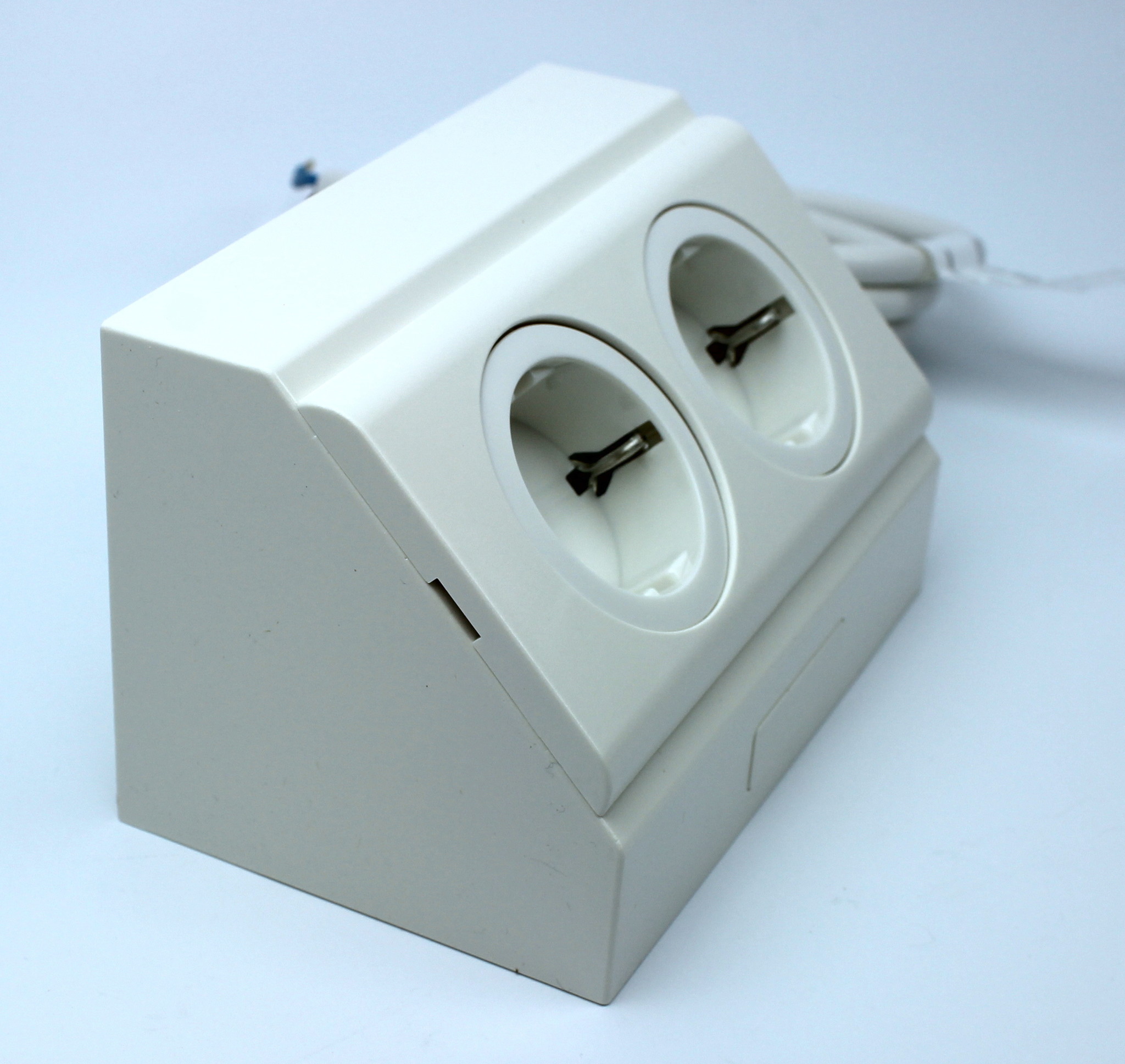 Double socket grounded for corner mounting - R&M Lighting