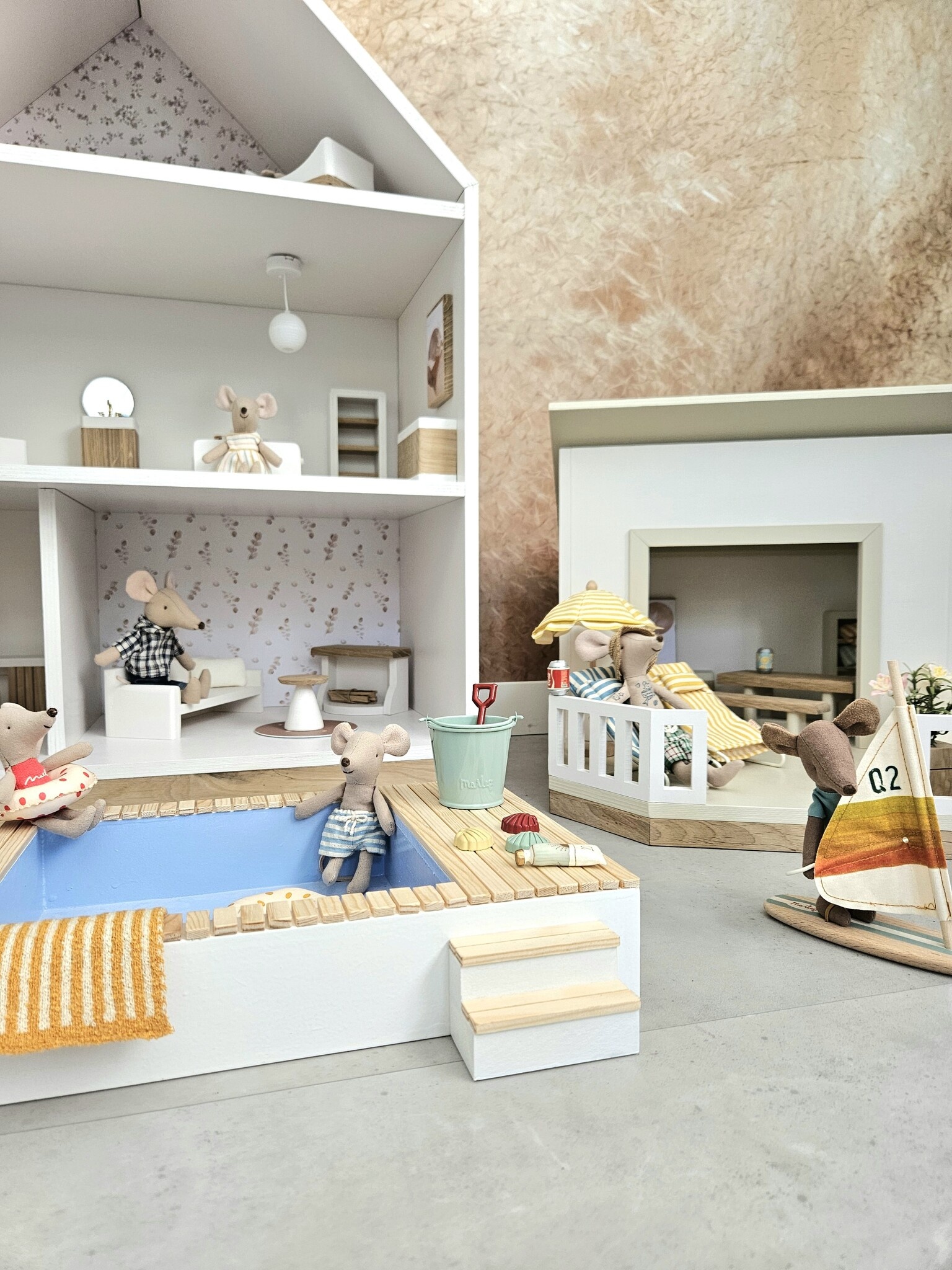 Project Dollhouse Zwembad met Plankenvloer | Bestel Eenvoudig - Het Houten Poppenhuis