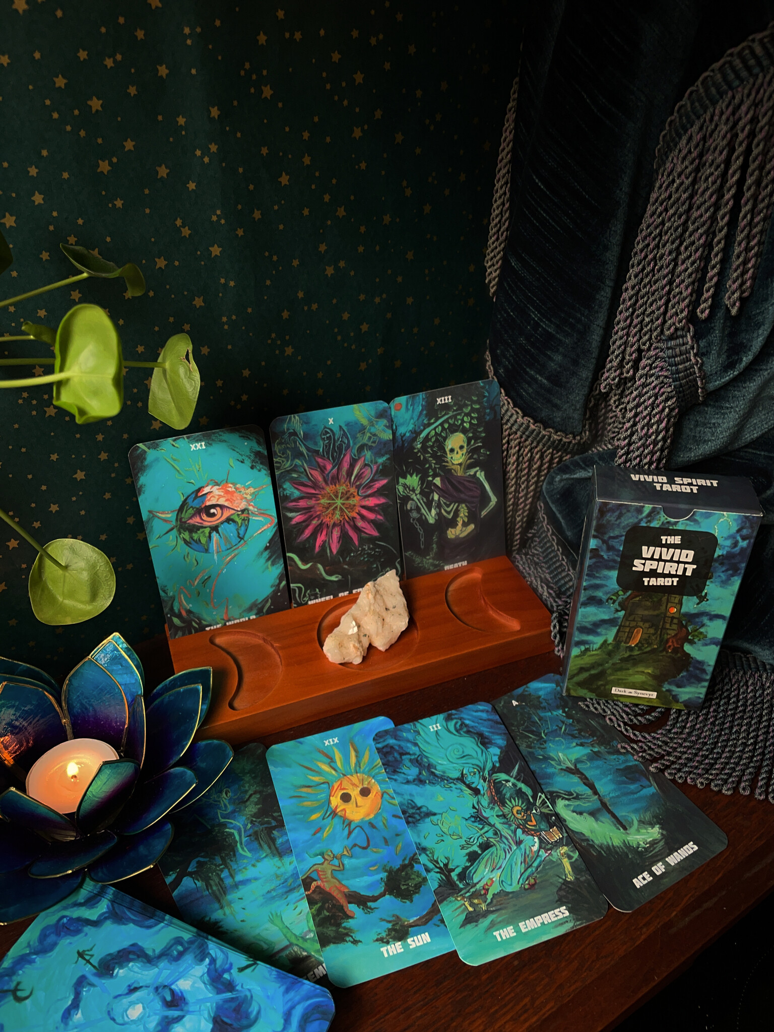 The Vivid Spirit Tarot Deck - BLACKFISH Utrecht
