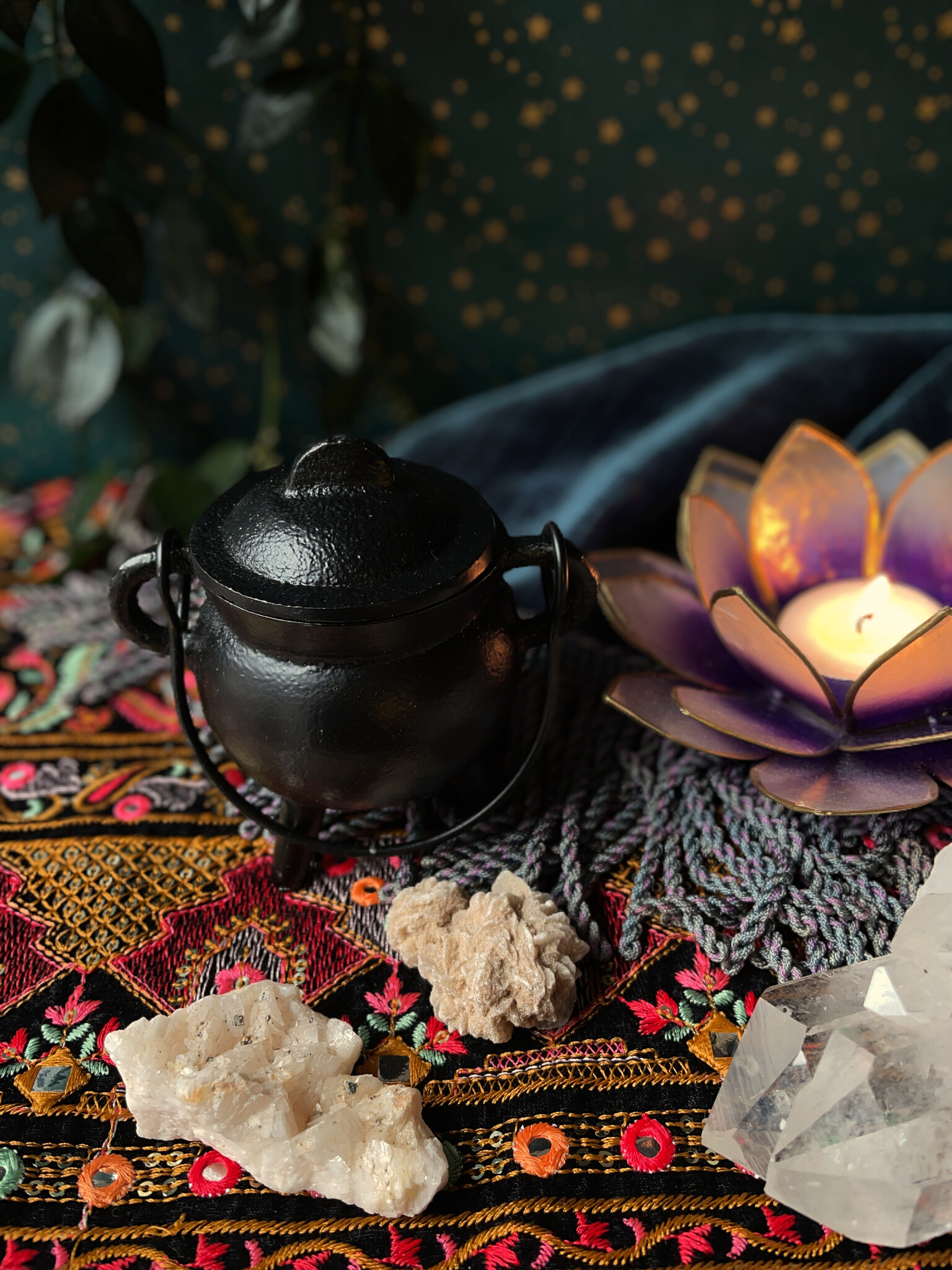 Witches Cauldron - Medium - BLACKFISH Brand New & Vintage