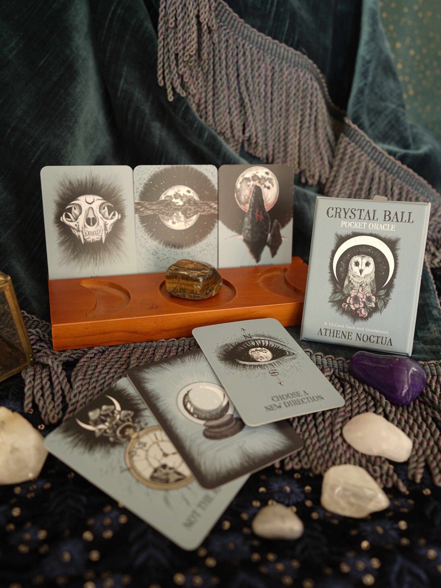 Crystal Ball Pocket Oracle Cards - BLACKFISH Brand New & Vintage