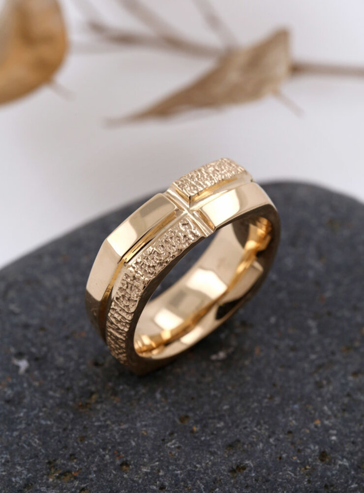 Square Dance Ring aus 750er Gold