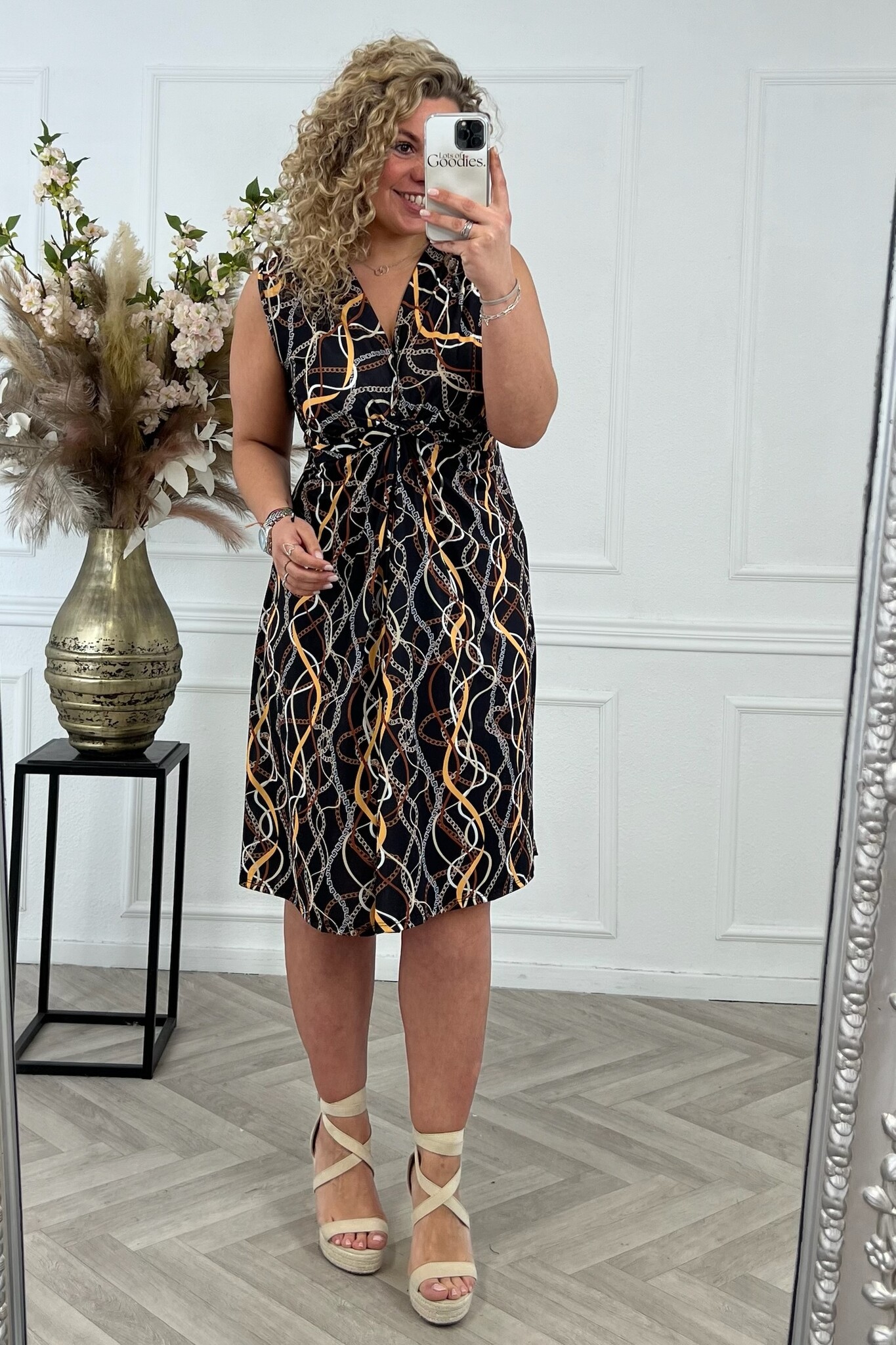 Curvy Knotted Sleeveless Dress Chain- Black/Gold - Lots of Goodies