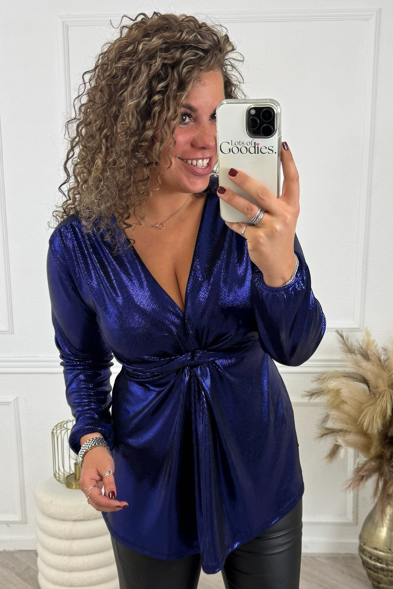 Curvy Knotted Shiny Top - Blue - Lots of Goodies