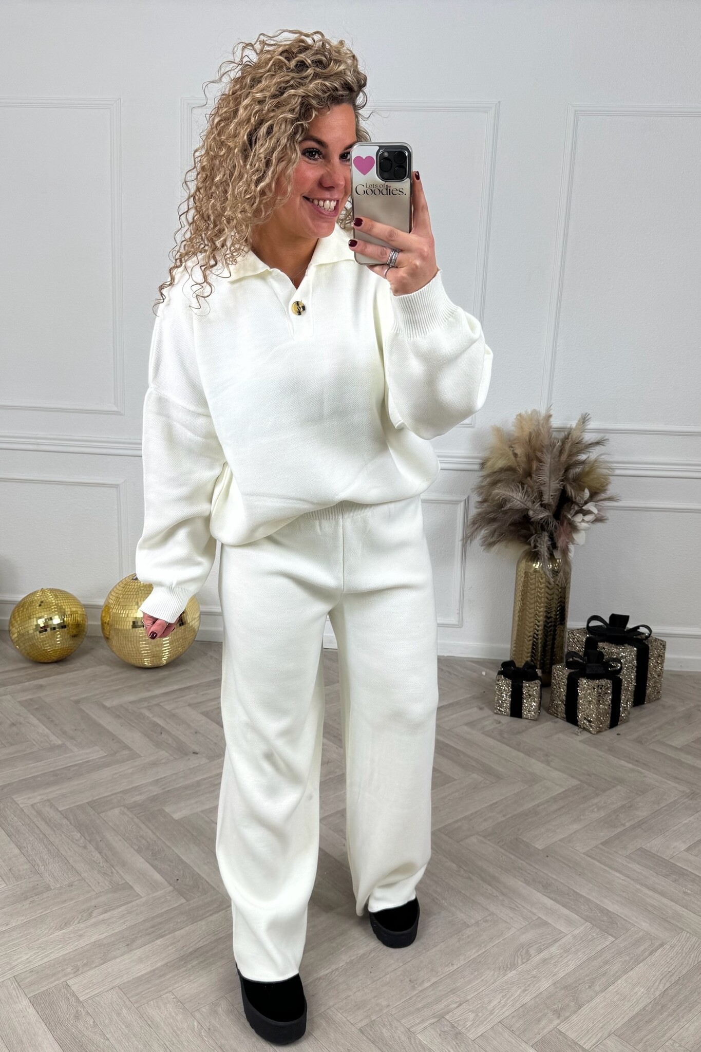 Cozy Comfy Suit - Offwhite - Lots of Goodies