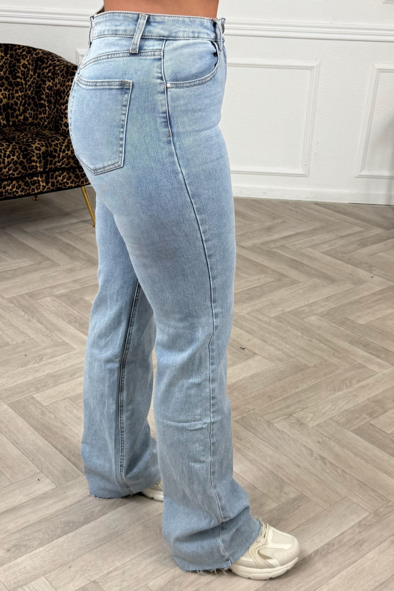 Straight Leg Jeans Ruffle - Washed Light Blue - Lots of Goodies