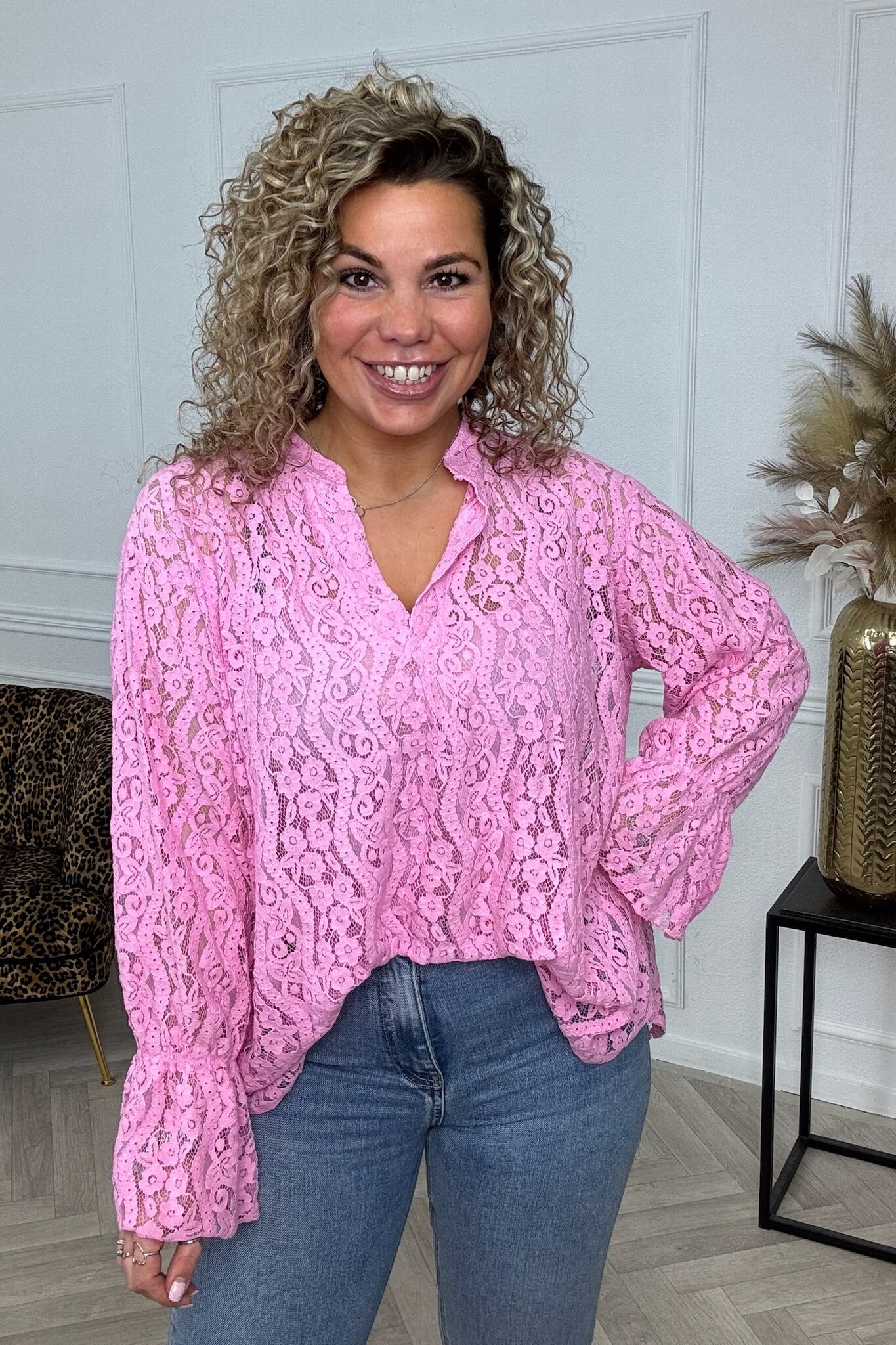 Curvy Lace Blouse - Pink - Lots of Goodies