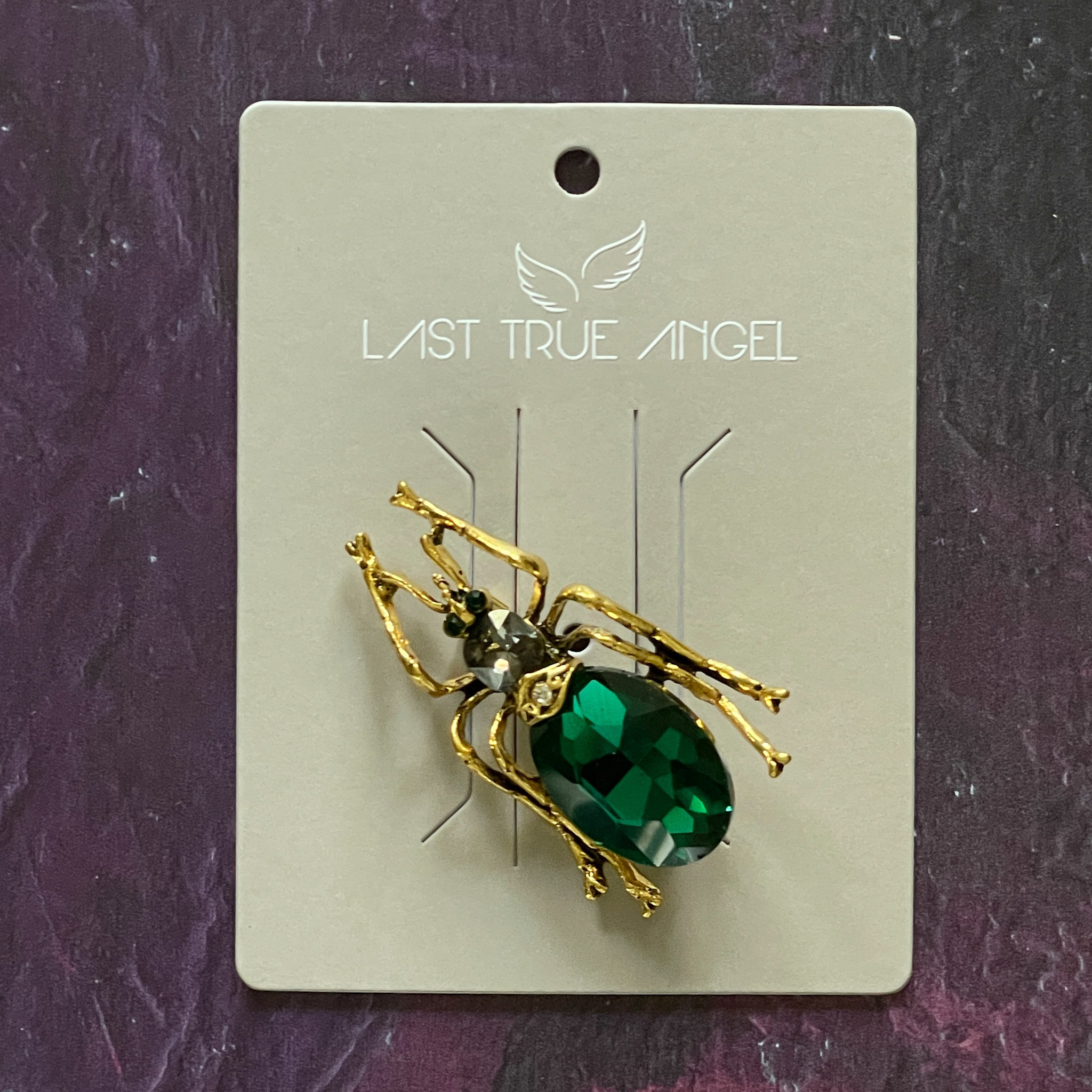 Beetle Brooch Emerald & Gold 01 - Water Street Gallery