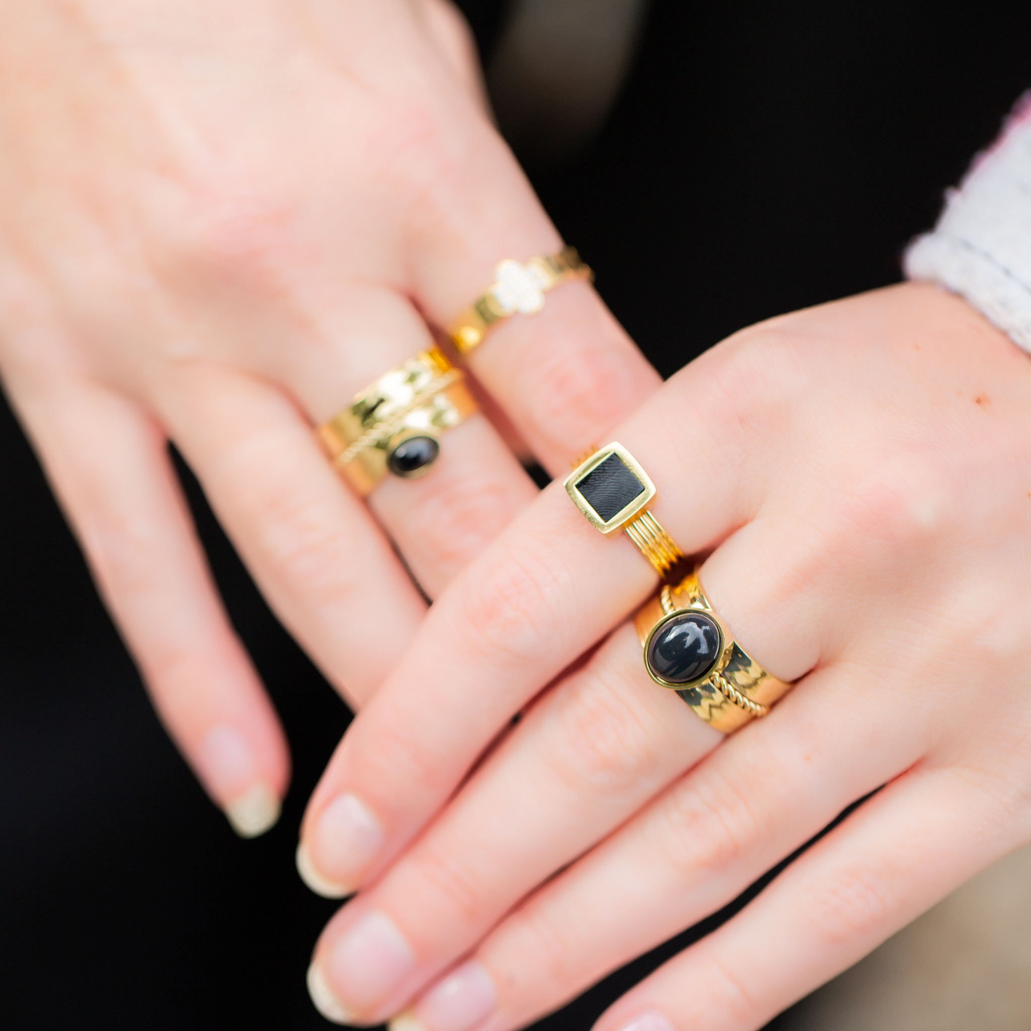 ZAG Bijoux trendy ringen in goud met zwart - Beadle