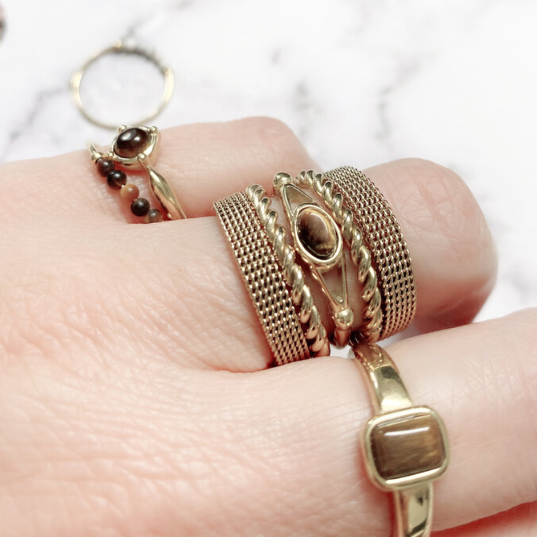 Charmin Goud stainless steel tijgeroog ring - Beadle