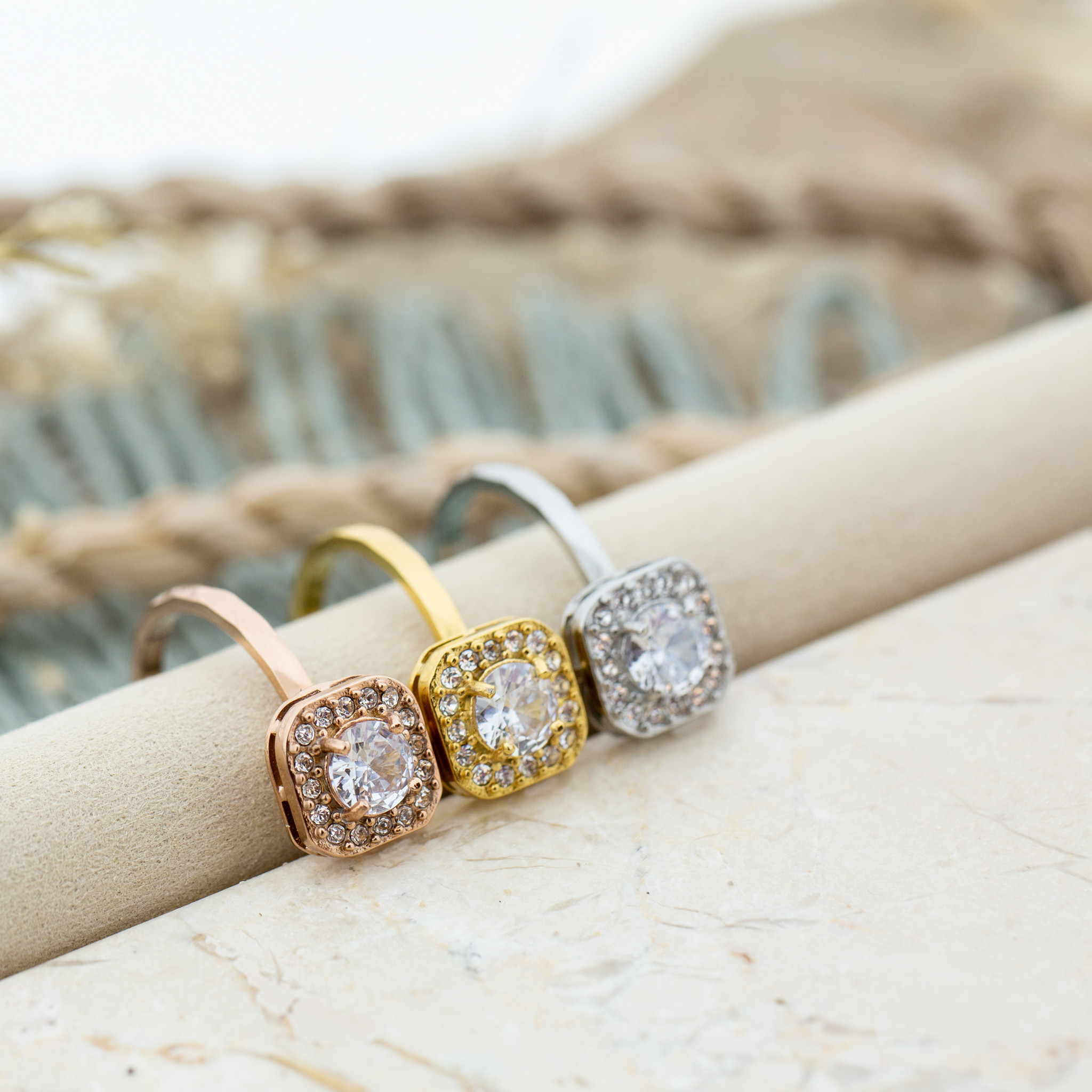 IXXXI ring halo zirconia - Beadle