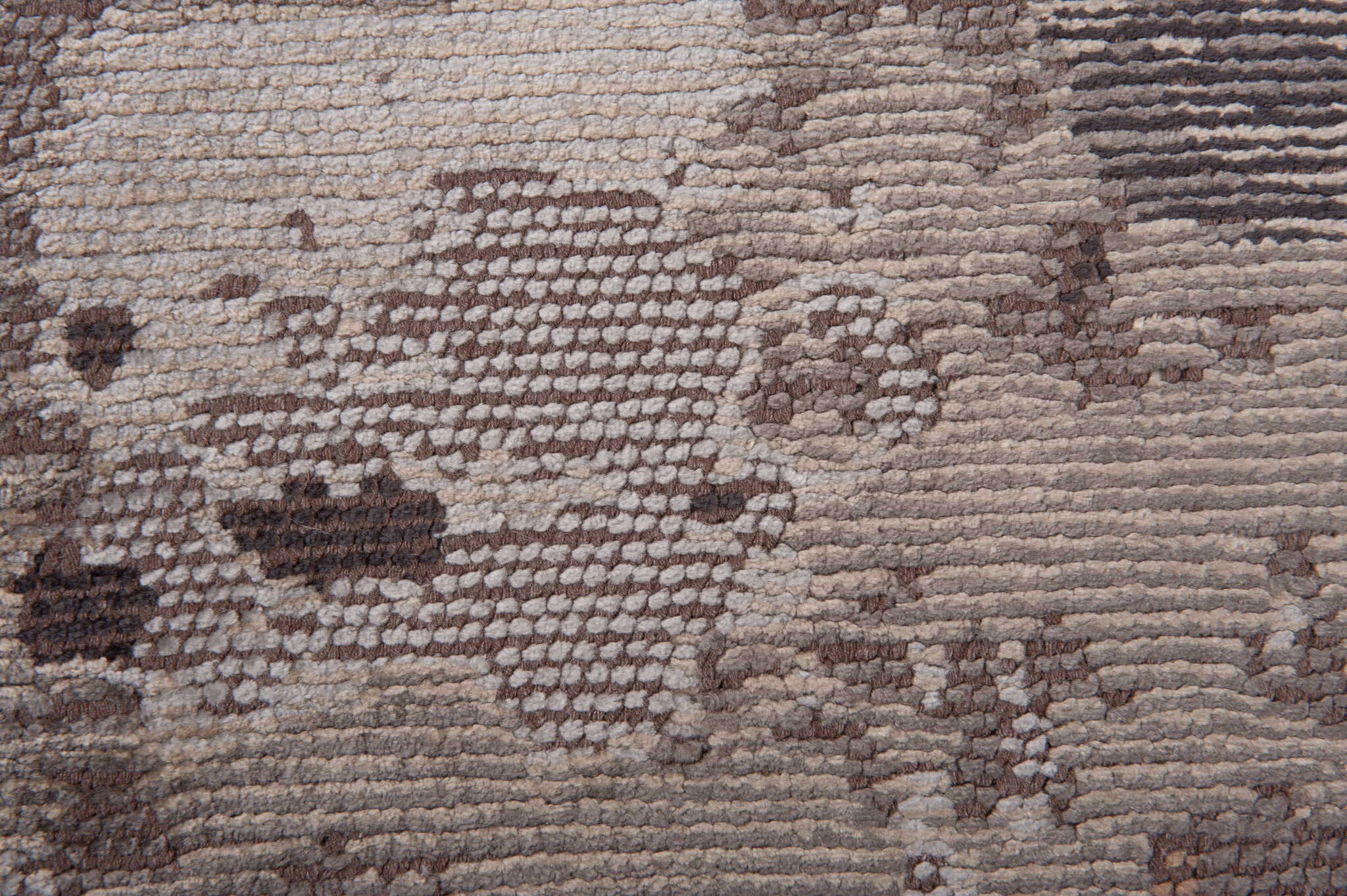 Amorf 17 - authentiek tapijt in grijze/beige mix - Floorpassion.nl