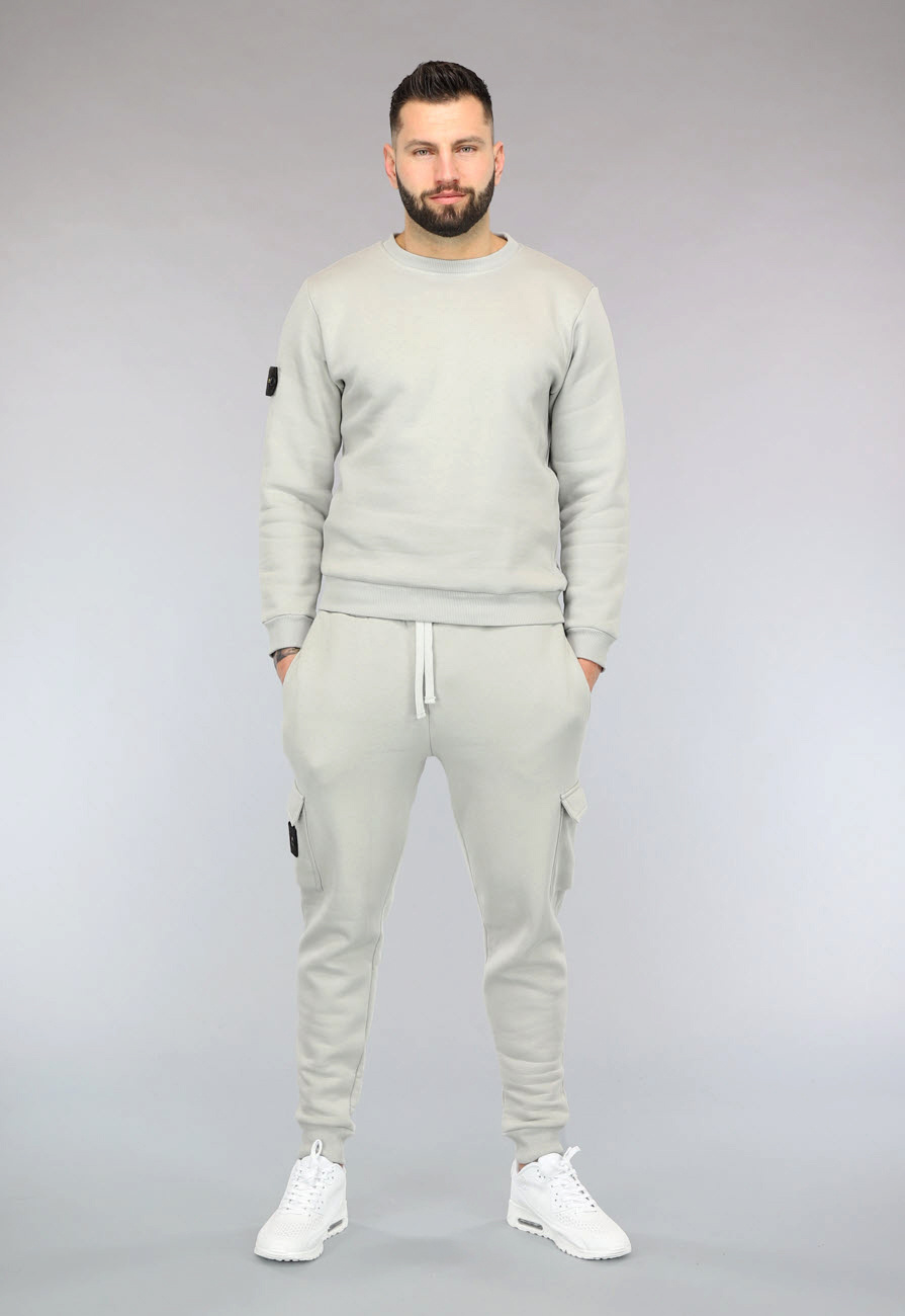 Taupe/Grijs Trainingspak met Emblemen - Black-Leo.nl