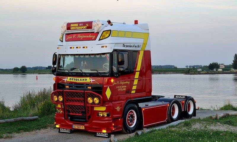 Zonneklep Daf XF Super Space Cab / Aluminium met 5 toplamp gaten ...