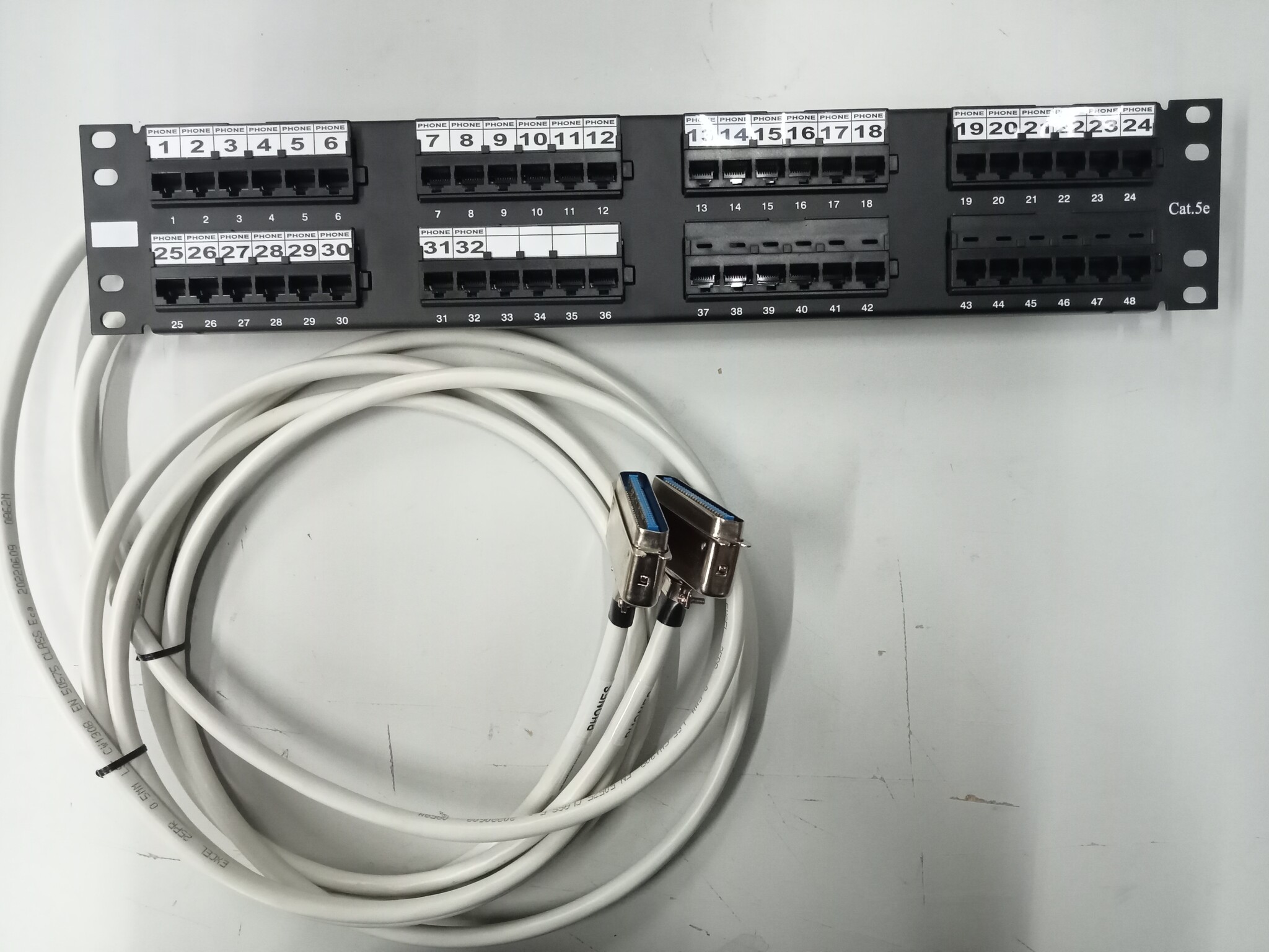 Cable Telco RJ-21 AC180º/M to Patch Panel 48xRJ45 - Valadis BV
