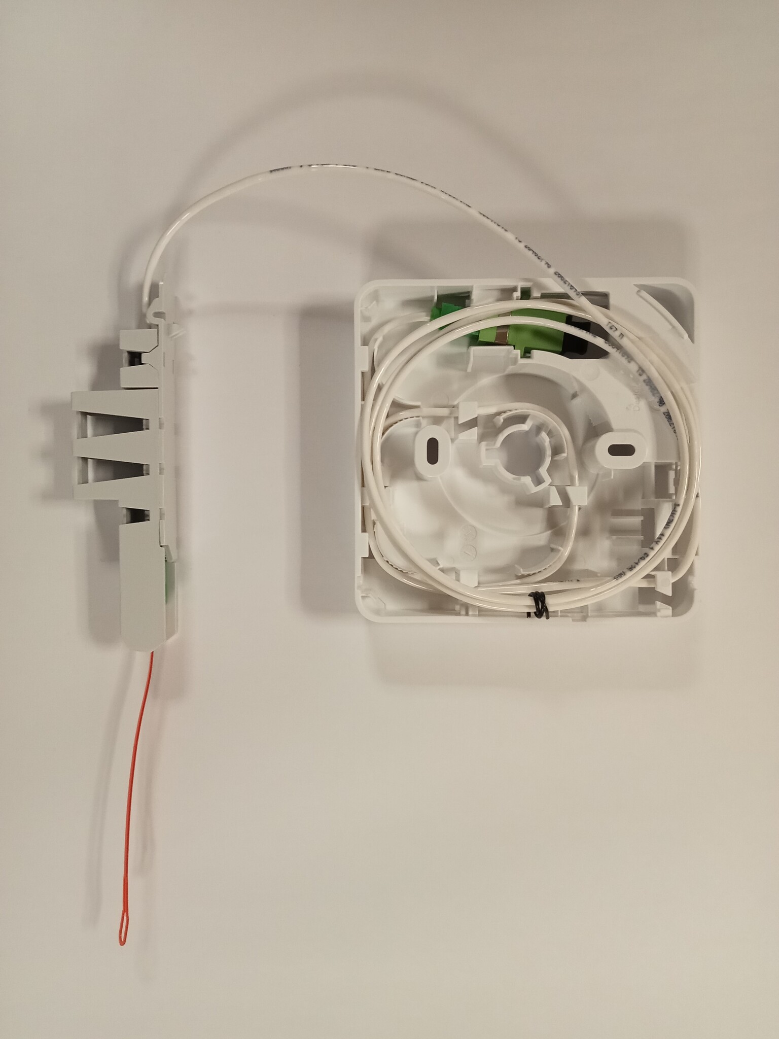 Genexis FiberTwist-Bracket 2 AT01-2m - Valadis BV