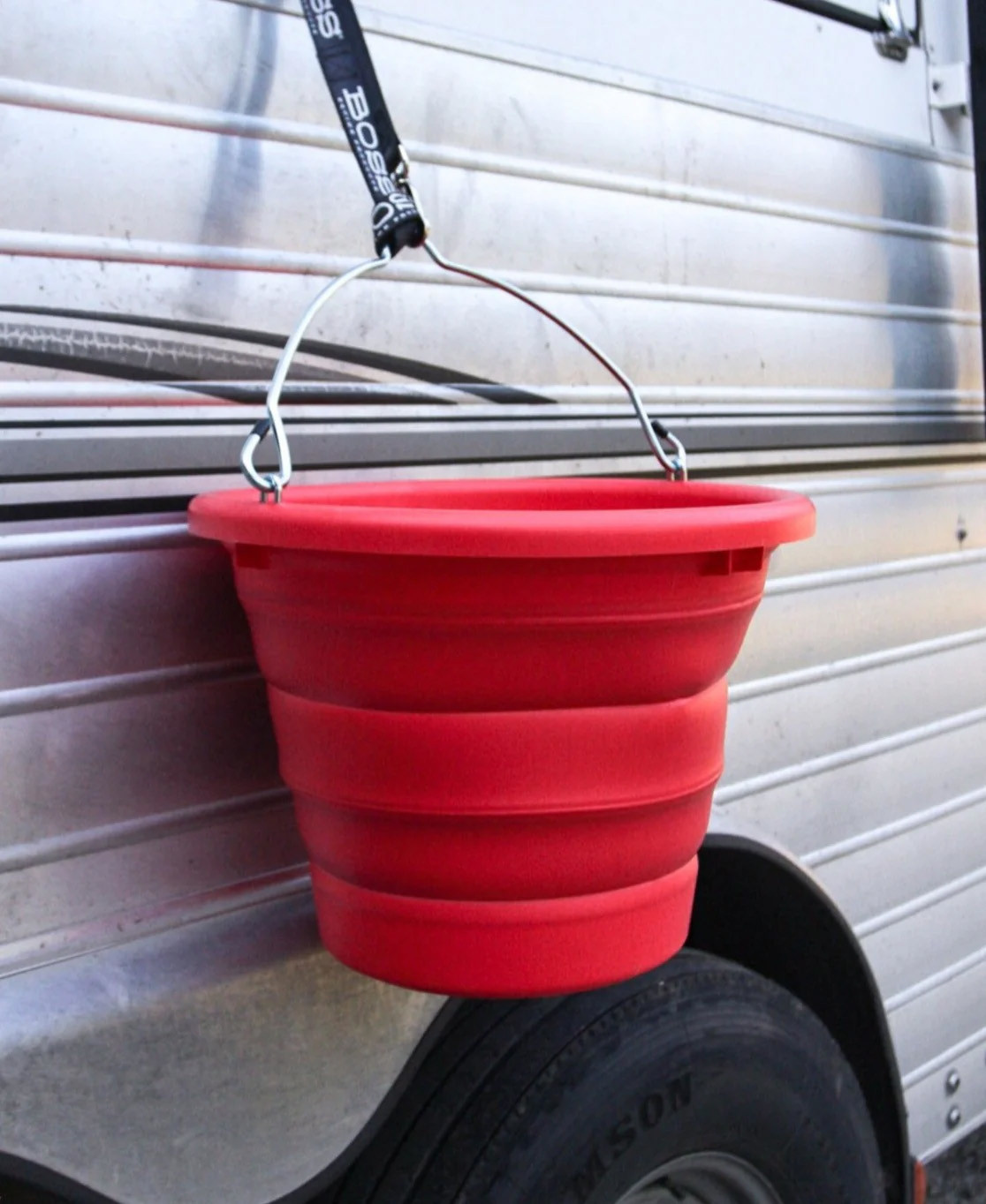 Boss™ Bucket - Euro-horse western riding supplies