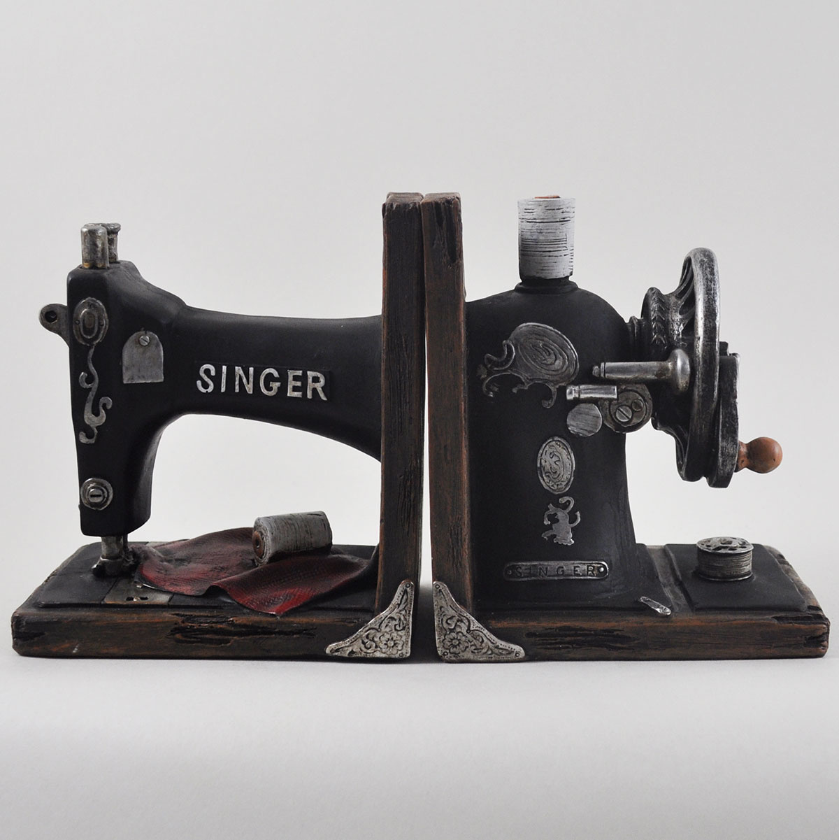 Singer Sewing Machine Bookends - Freitaslaf Net LTD