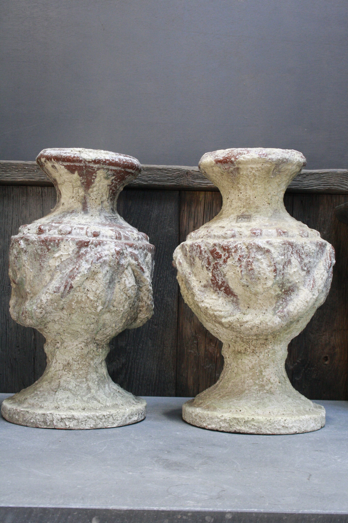 PTMD Vazen Oud Steen 36x22 cm set van 2 | Rene Houtman Interieurs | - Rene Houtman